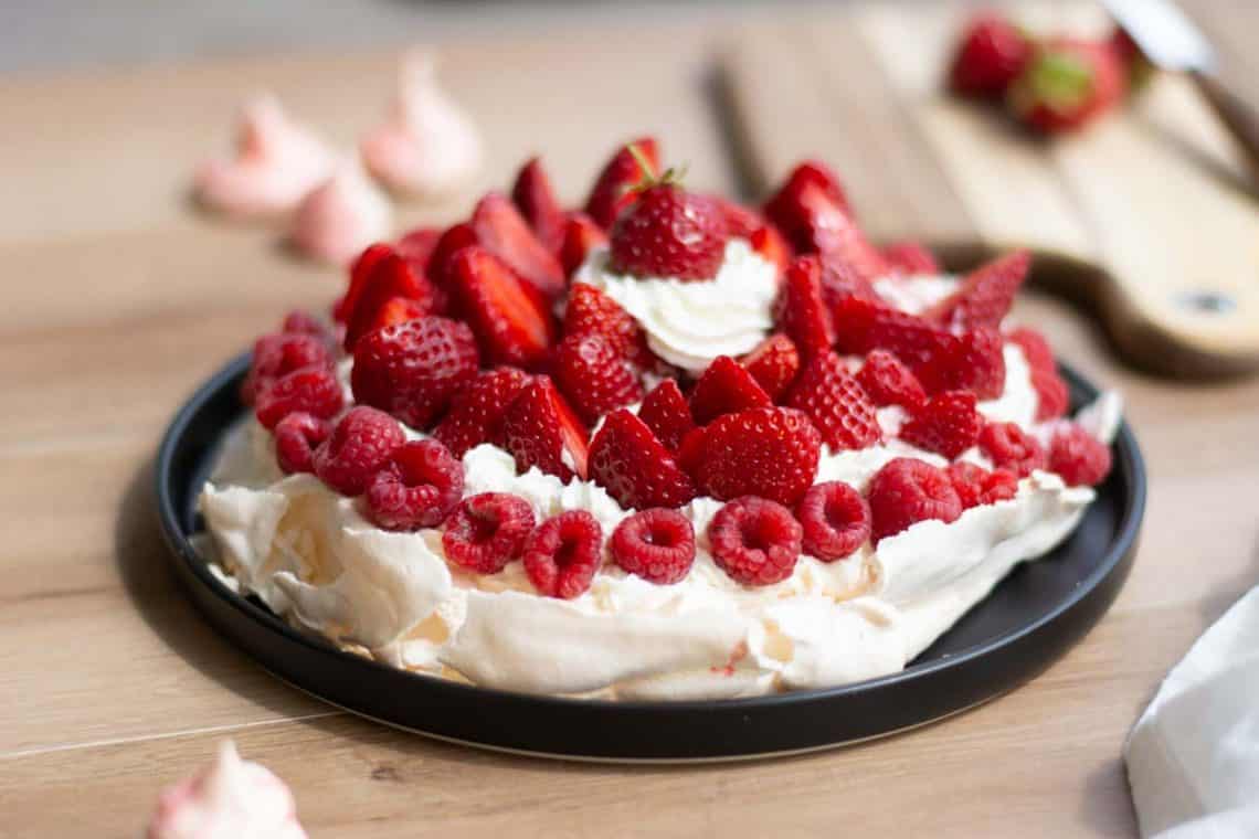 Recette de Pavlova à la fraise et Framboise avec une touche de citron vert
